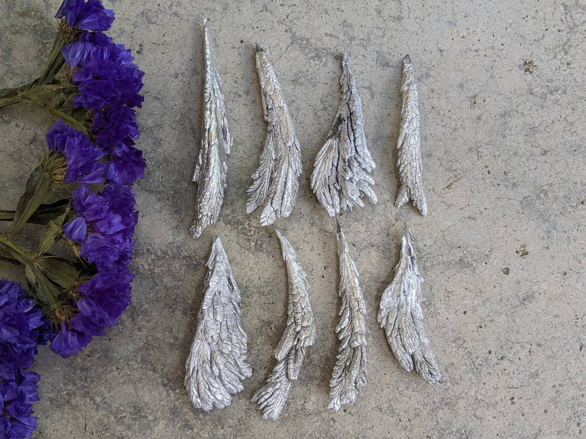 Raw Magnesium Ore Feathers – My Crystal Grove