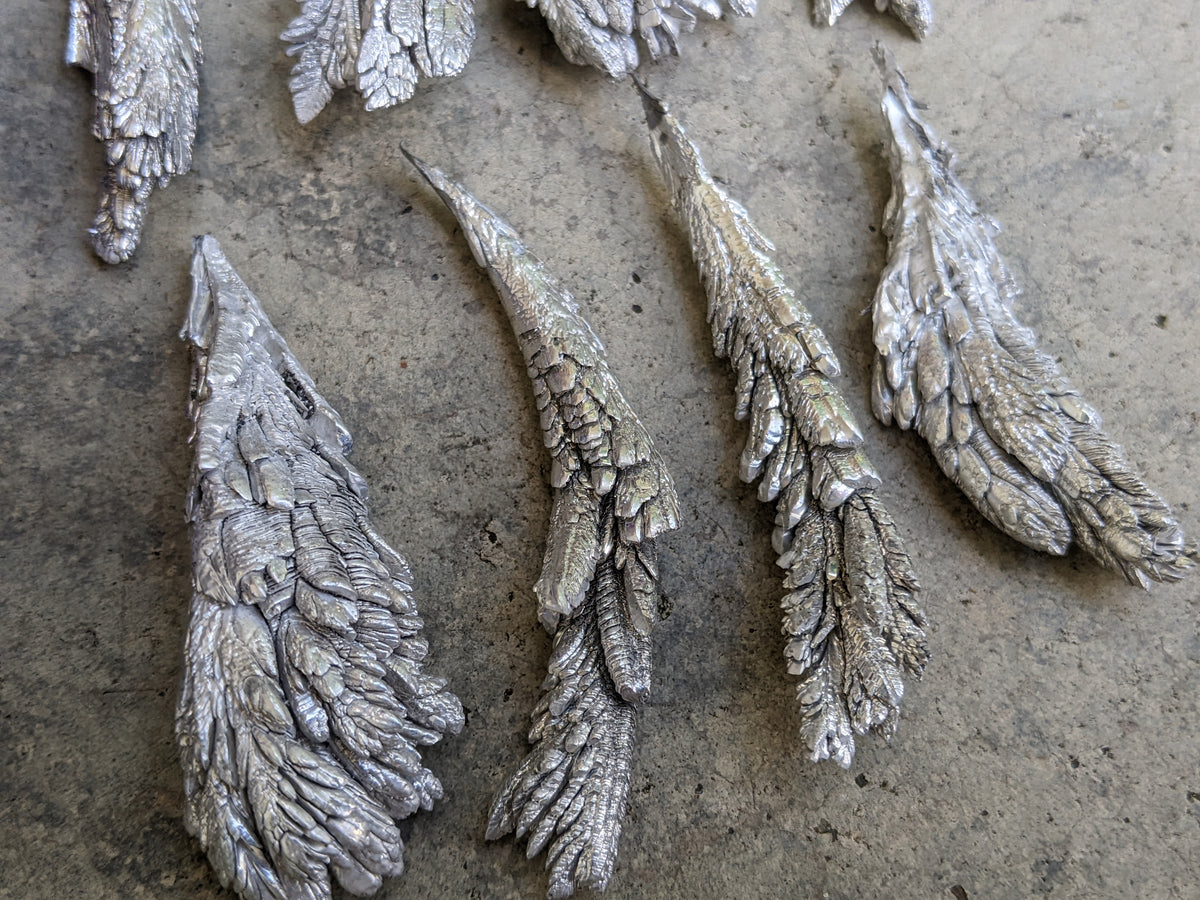 Raw Magnesium Ore Feathers – My Crystal Grove